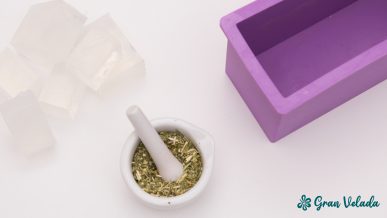 Jabon de ruda, propiedades y beneficios en cosmetica.