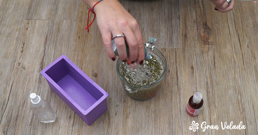 Jabon de ruda, propiedades y beneficios en cosmetica.